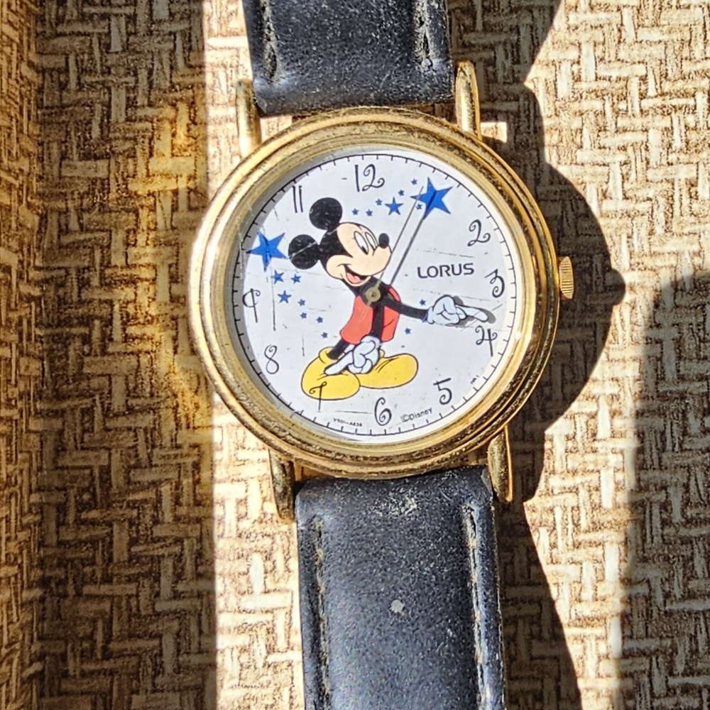 Vintage Lorus Mickey Mouse Wrist Watch - Gem